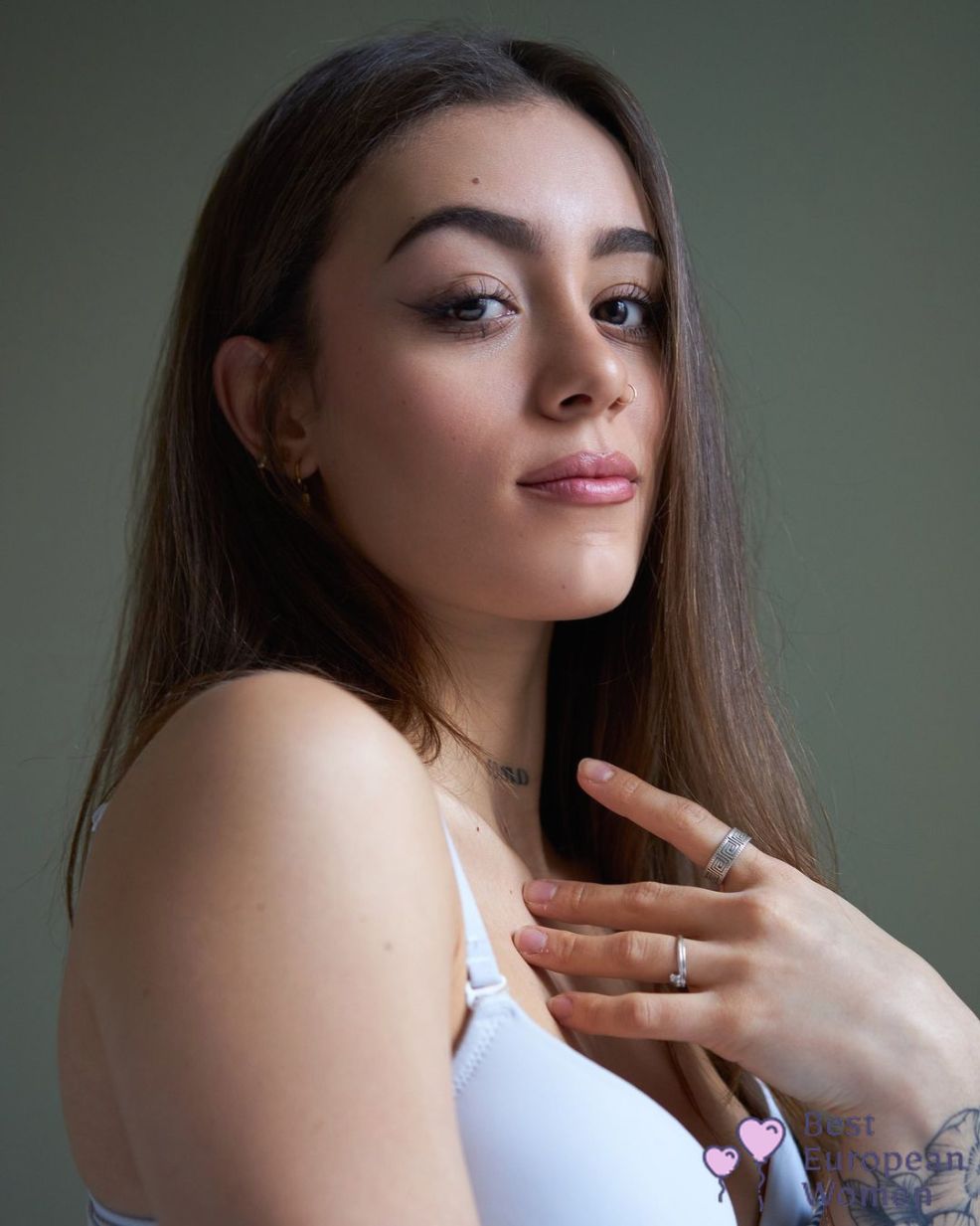 The Comprehensive Guide on Dating Elegant French Women