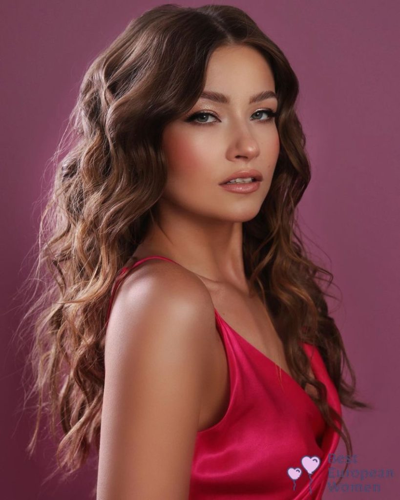 Polish Women: What Makes Polish Girls the Best Wives?