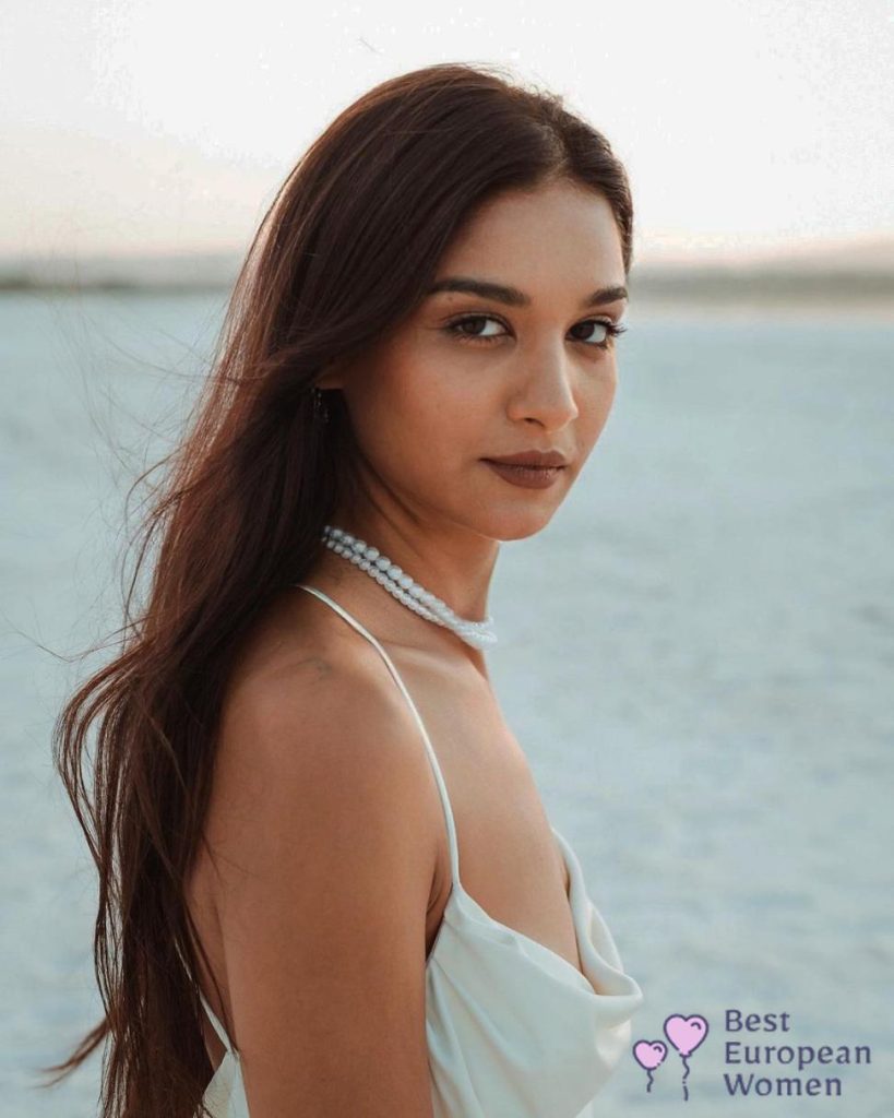 Dating a Cypriot Woman: Everything You Should Know