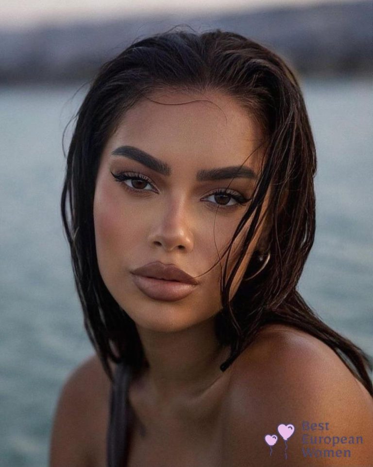 Lovely Turkish Women: What Makes Them the Best Wives?